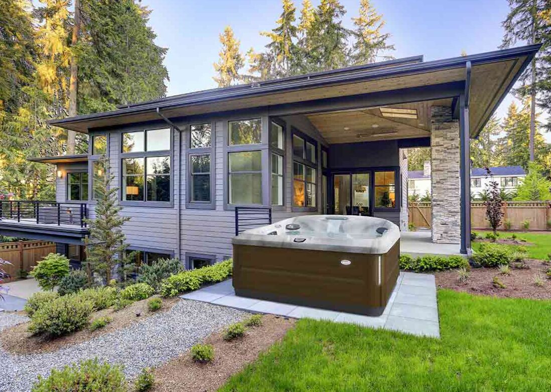 Comment aménager une terrasse avec spa extérieur